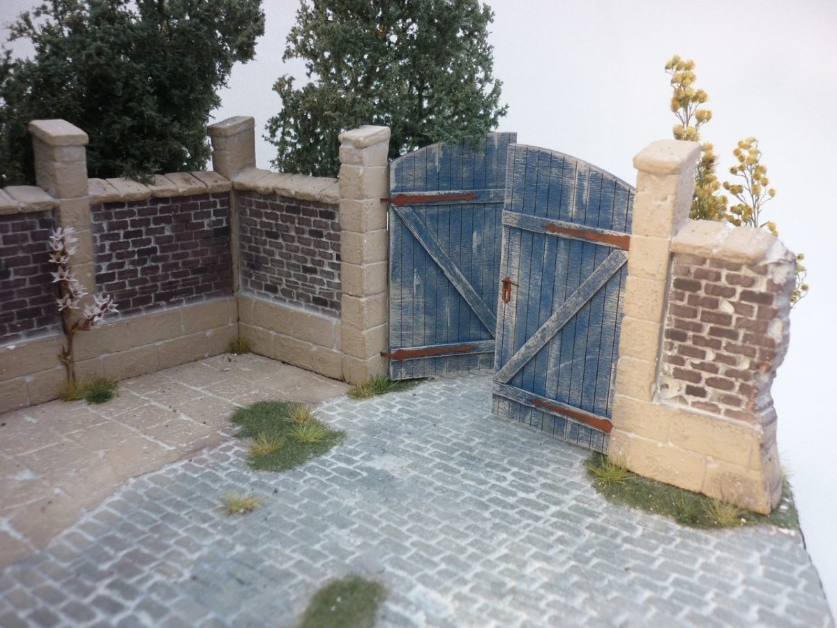 RT-Diorama 35214 Diorama-Base:"Backyard" 1 35 - Sceneries buildings - Diorama