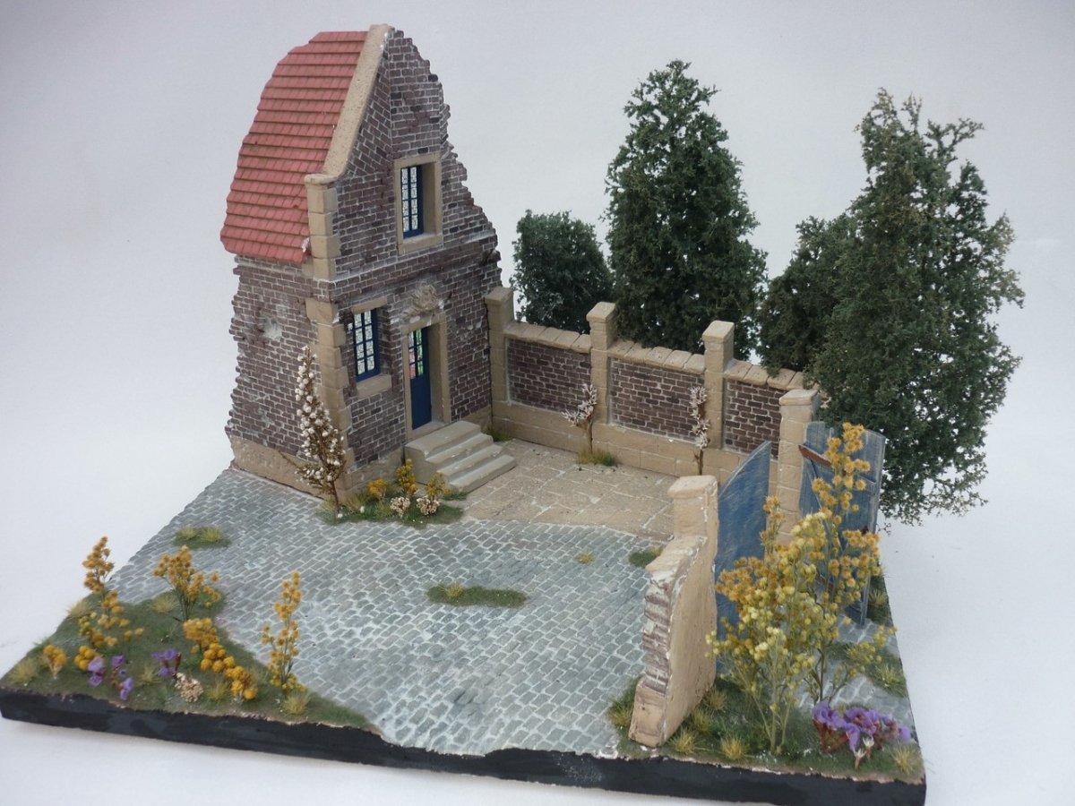 RT-Diorama 35214 Diorama-Base:"Backyard" 1 35 - Sceneries buildings - Diorama