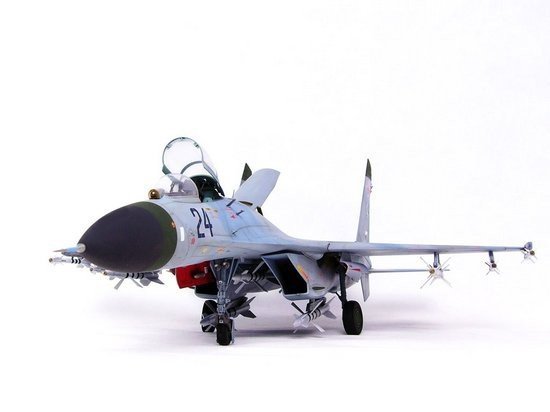 Trumpeter 02224 Soviet Sukhoi Su-27 Flanker B (1:32) - jets - 1:32 ...