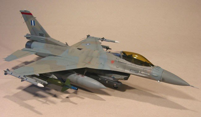 Hasegawa 1:72 F-16CJ Block 50 (D18), Samolot do sklejania