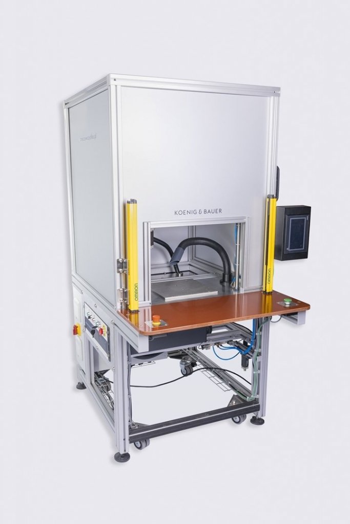 Laser-marking cabinet with automatic door and motorized axis - Coding ...